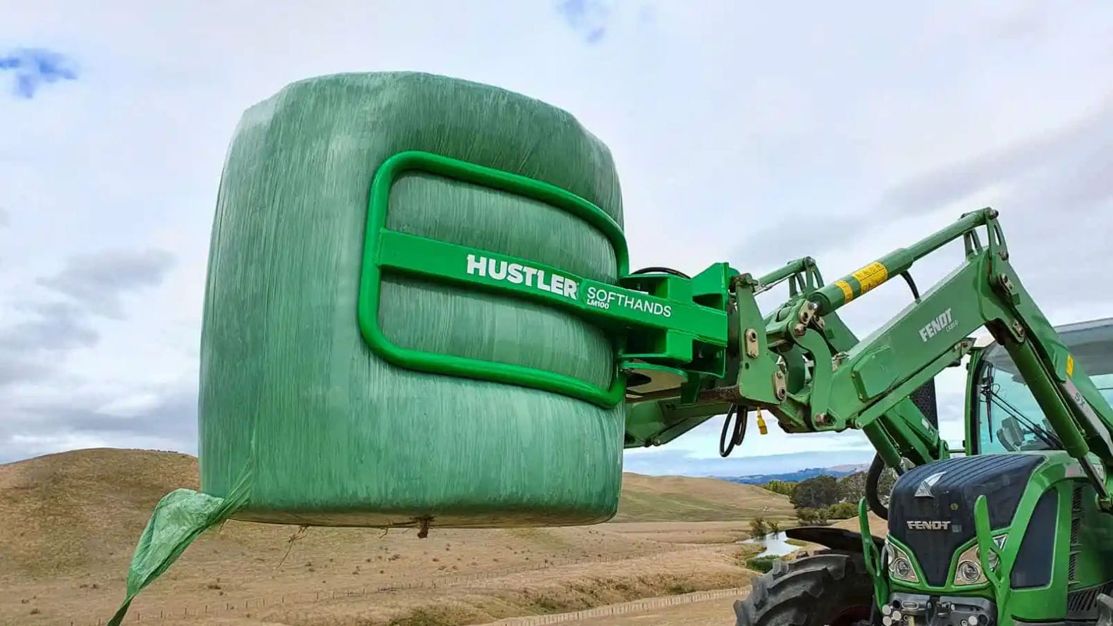 Hustler Softhands LM100 Round Bale Handler